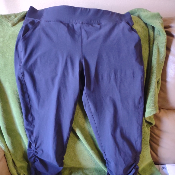 Reel Legends | Pants & Jumpsuits | Reel Legends Adventure Capri Size ...